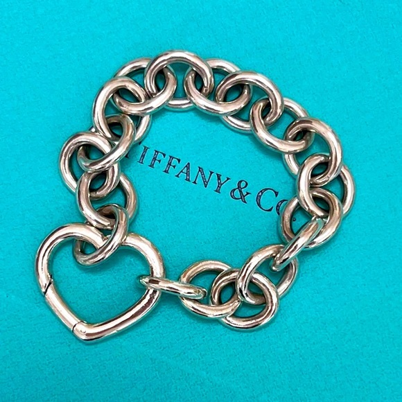 Tiffany & Co. | Jewelry | Tiffany Round Link Heart Clasp Bracelet ...